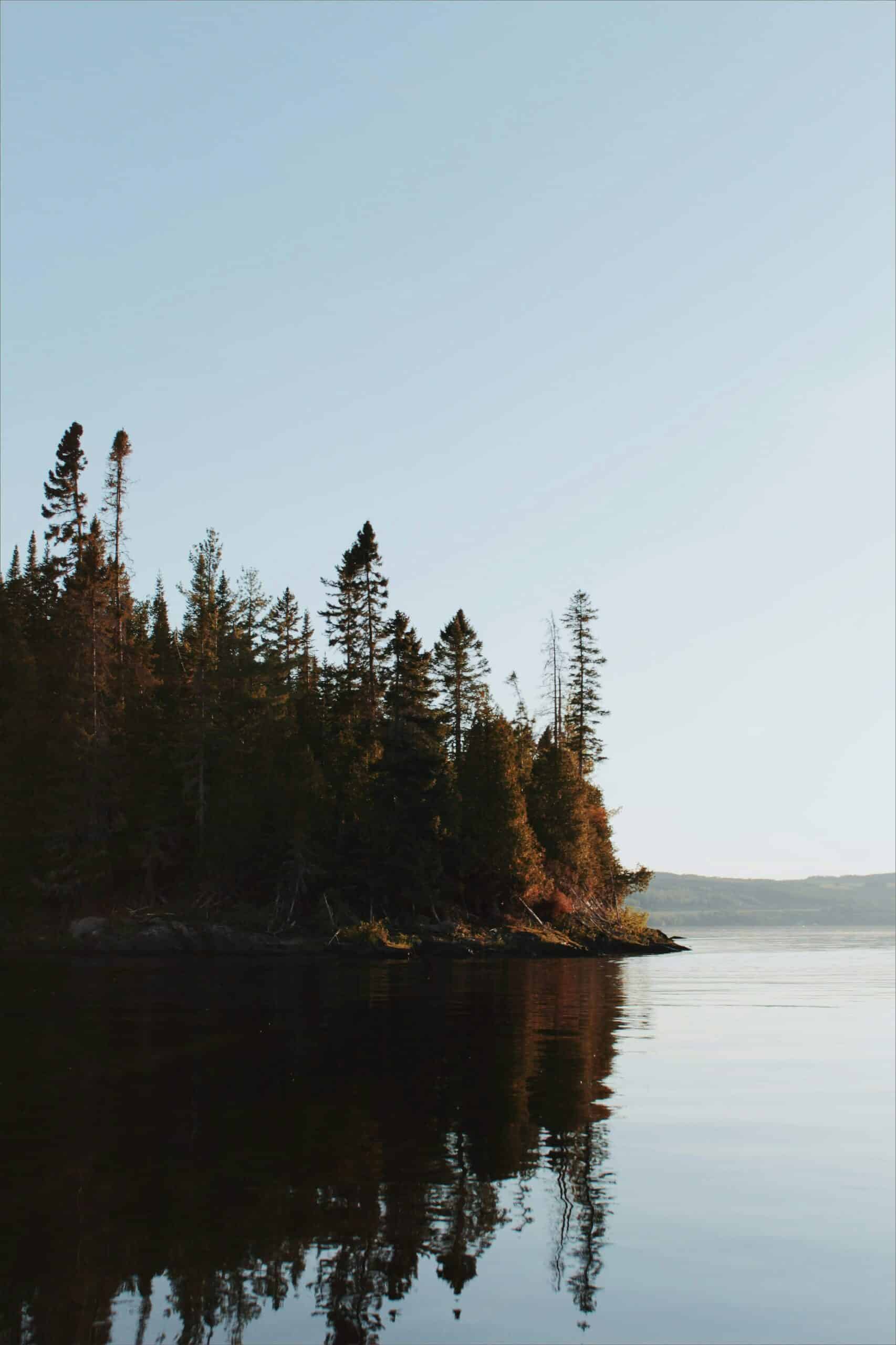 5 Best Lakes in Quebec, Canada to Visit Now | Chasing Poutine