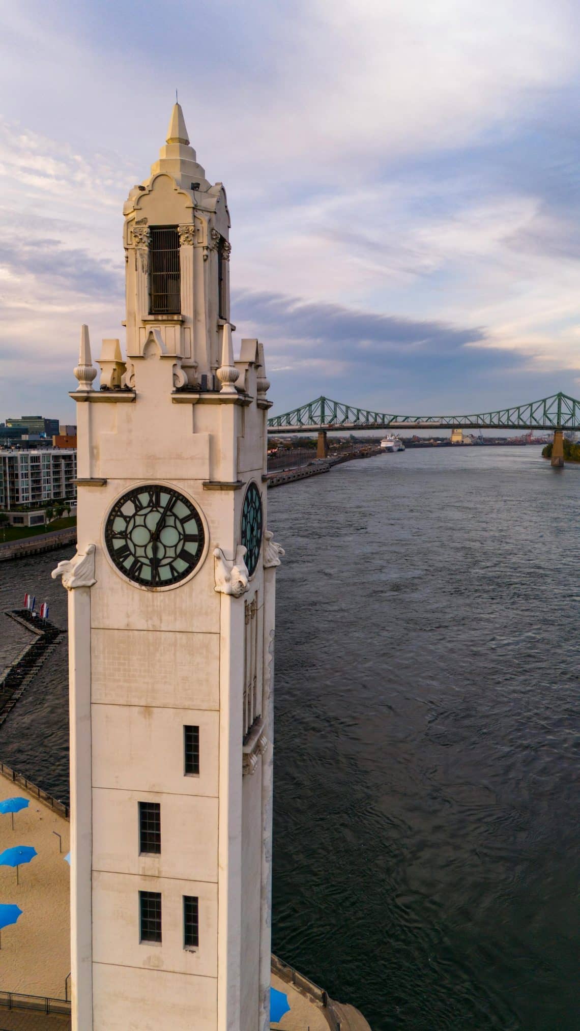 Top 7 Montreal Landmarks You'll Want to See | Chasing Poutine